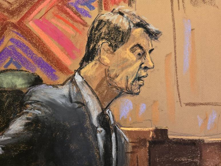 Así se veía JOH en su juicio mientras fiscal señalaba con su dedo