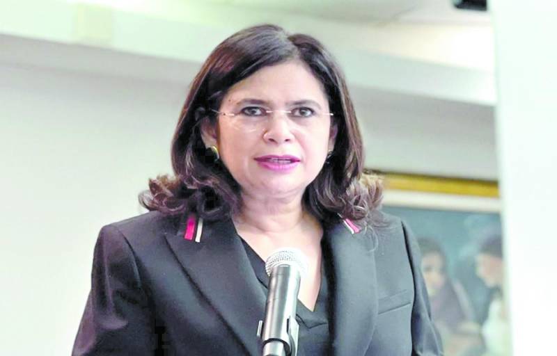 Revisarán inclusión de Rixi Moncada en comisión