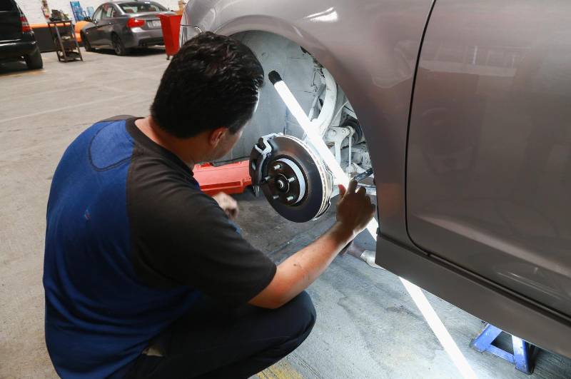 Cinco señales de que los frenos de tu carro te están fallando