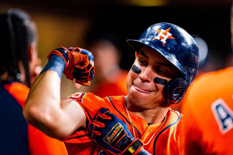 ON-FIRE: Mauricio Dubón conectó 3 hits y una nueva carrera