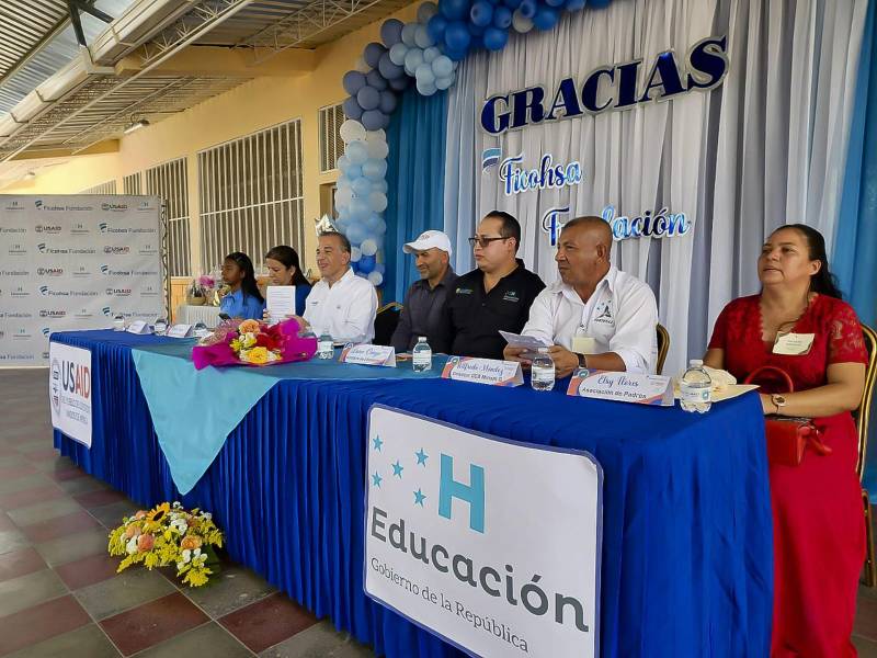 “Alianza por la Educación” renueva escuela en Honduras