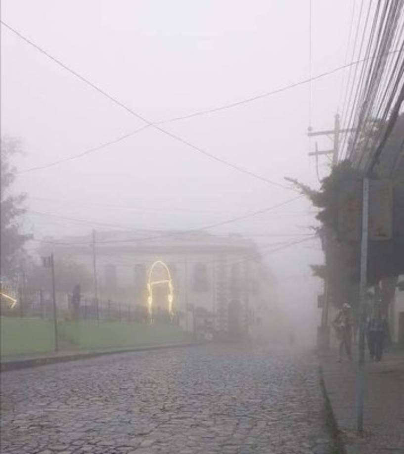 Frente frío mantiene varias zonas de Honduras con neblina y lluvias