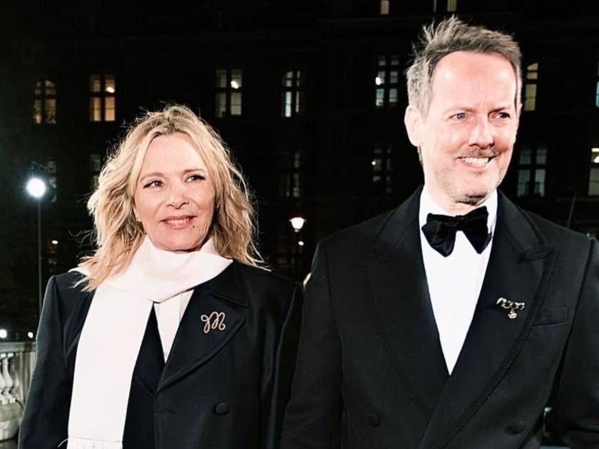 Kim Cattrall se casa con su compañero Russell Thomas