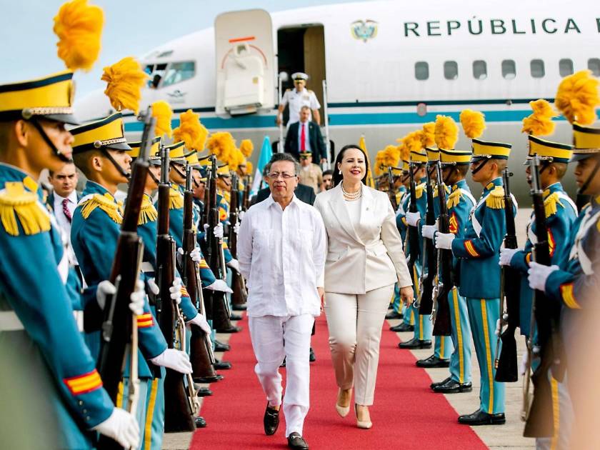 Gustavo Petro llega a Honduras para la Cumbre de la Celac