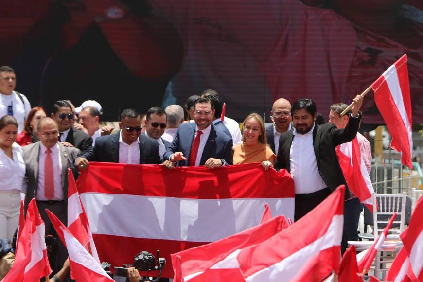 Arropado por una multitud: así fue juramentado Jorge Cálix en el PLH