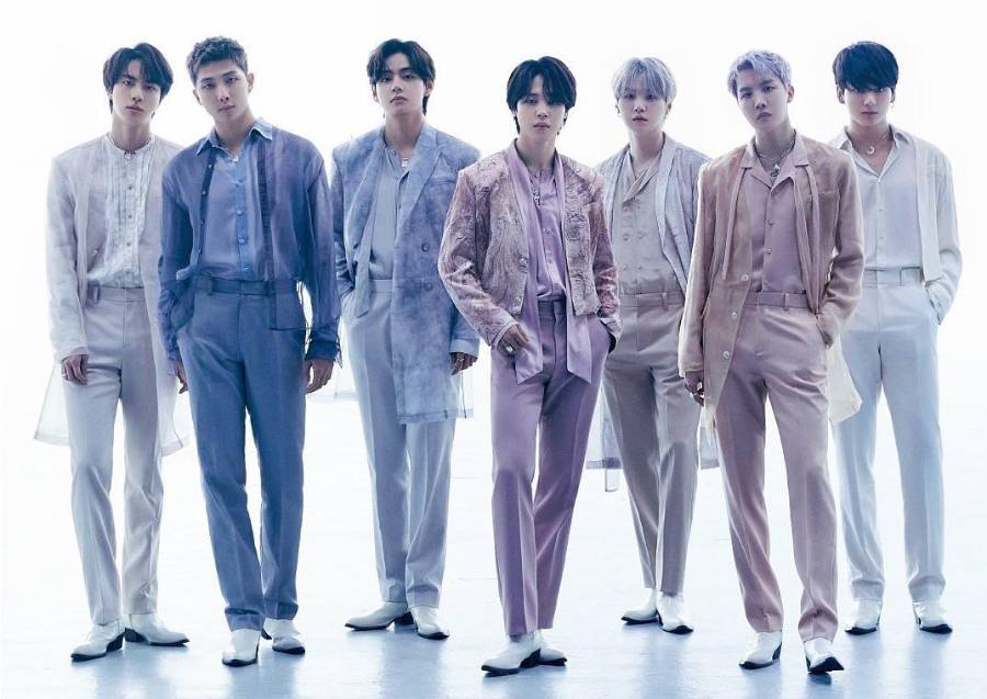 BTS tiñe de morado Seúl para celebrar sus diez años de vida