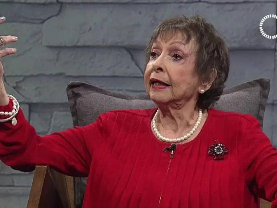 Martha Galindo “La maestra Canuta” pide trabajo a sus 94 años