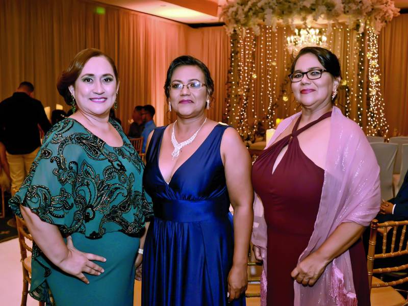 Edwin y Merari contraen matrimonio civil rodeados de amor