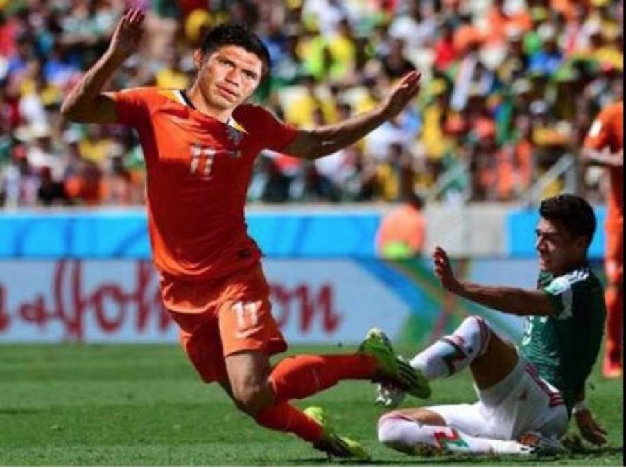 Los memes del dudoso penal de México ante Costa Rica