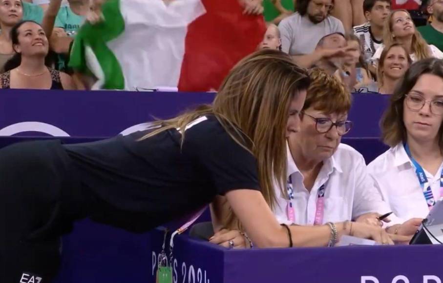 París 2024: La entrenadora Claudia se viraliza por su belleza y ...