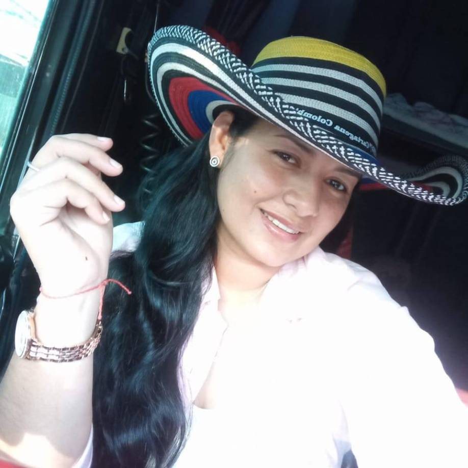 Eneyda, “la chica con gustos pesados” que conduce un tráiler en Honduras