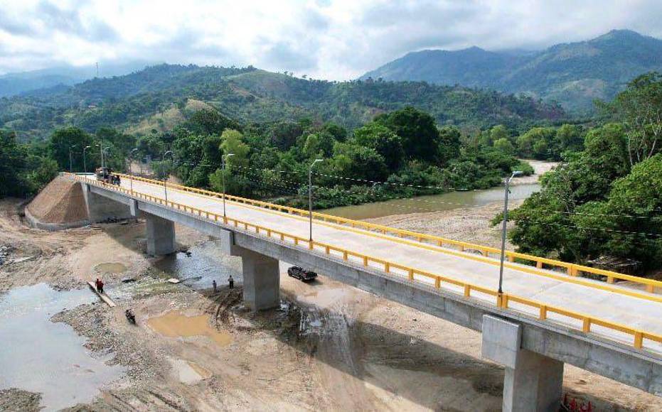 Imágenes: Xiomara Castro inaugura puente sobre el río San Esteban en ...