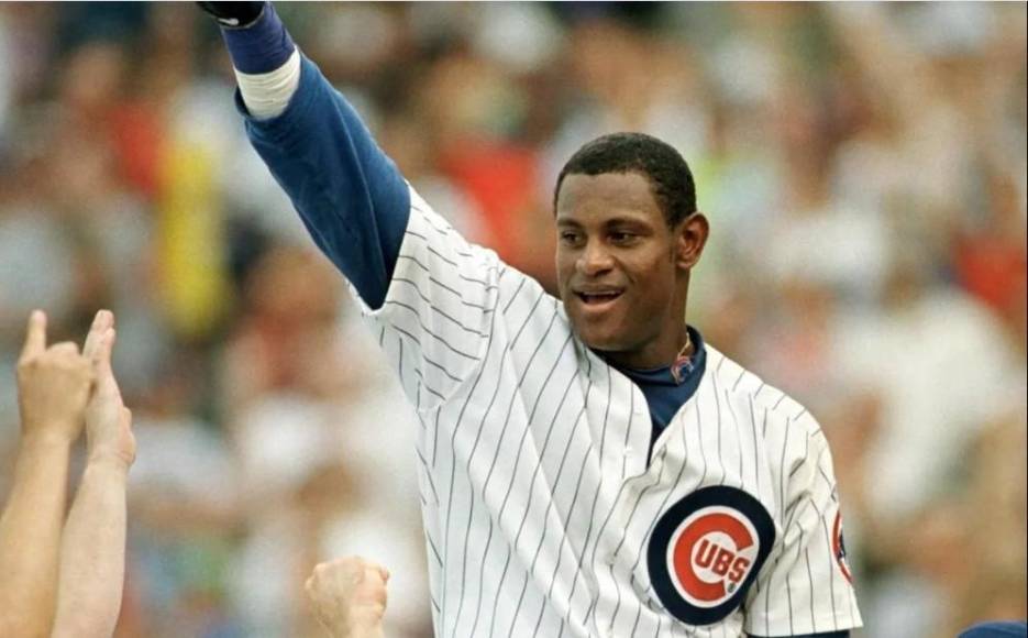 El sorpredente cambio del color de piel de Sammy Sosa