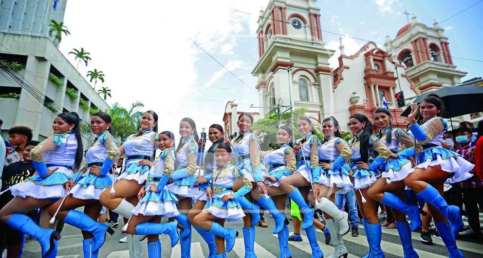 Independencia: San Pedro Sula vive memorable fiesta cívica - Diario La ...