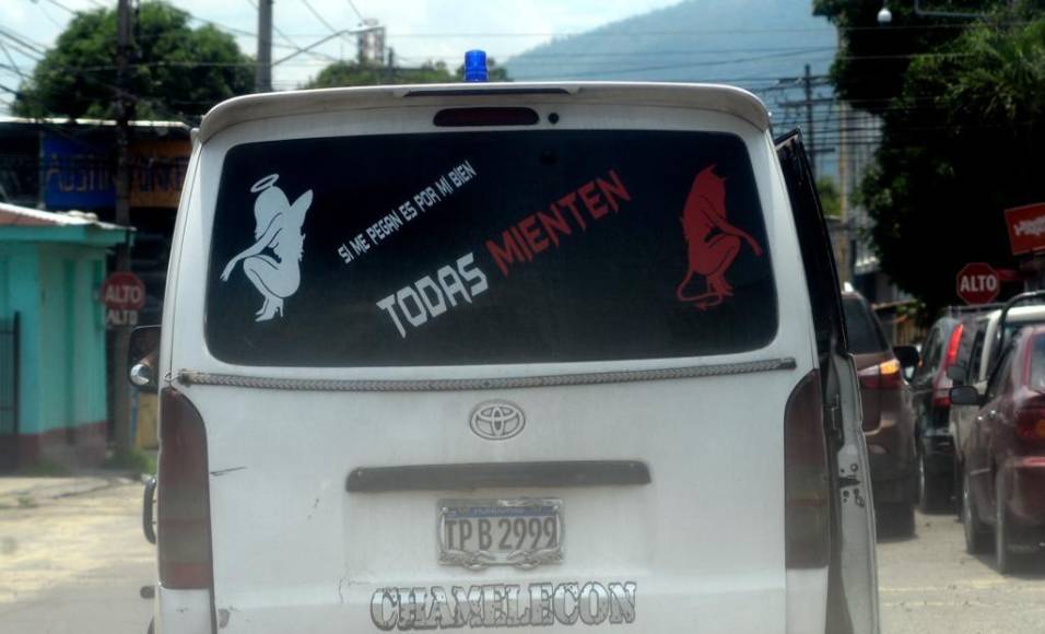 “Todas mienten”: Llamativos mensajes de los buses en SPS