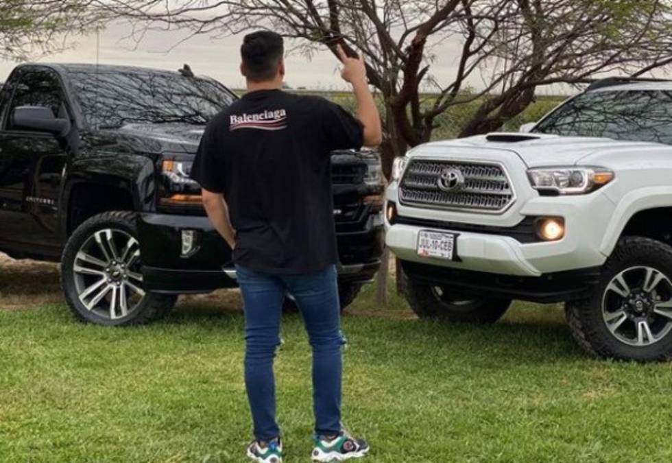 La vida de lujo de Alex Quintero, cantante de narcocorridos ejecutado ...