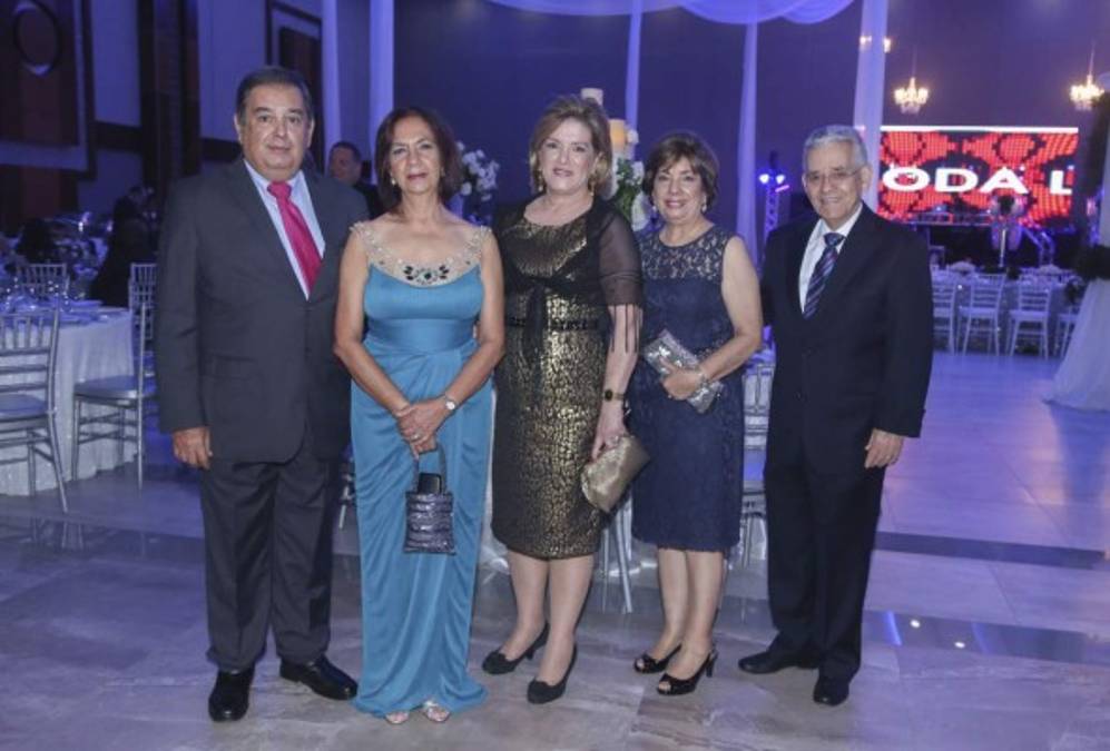 La boda de Ernesto Lardizábal y Gabriela Montalván